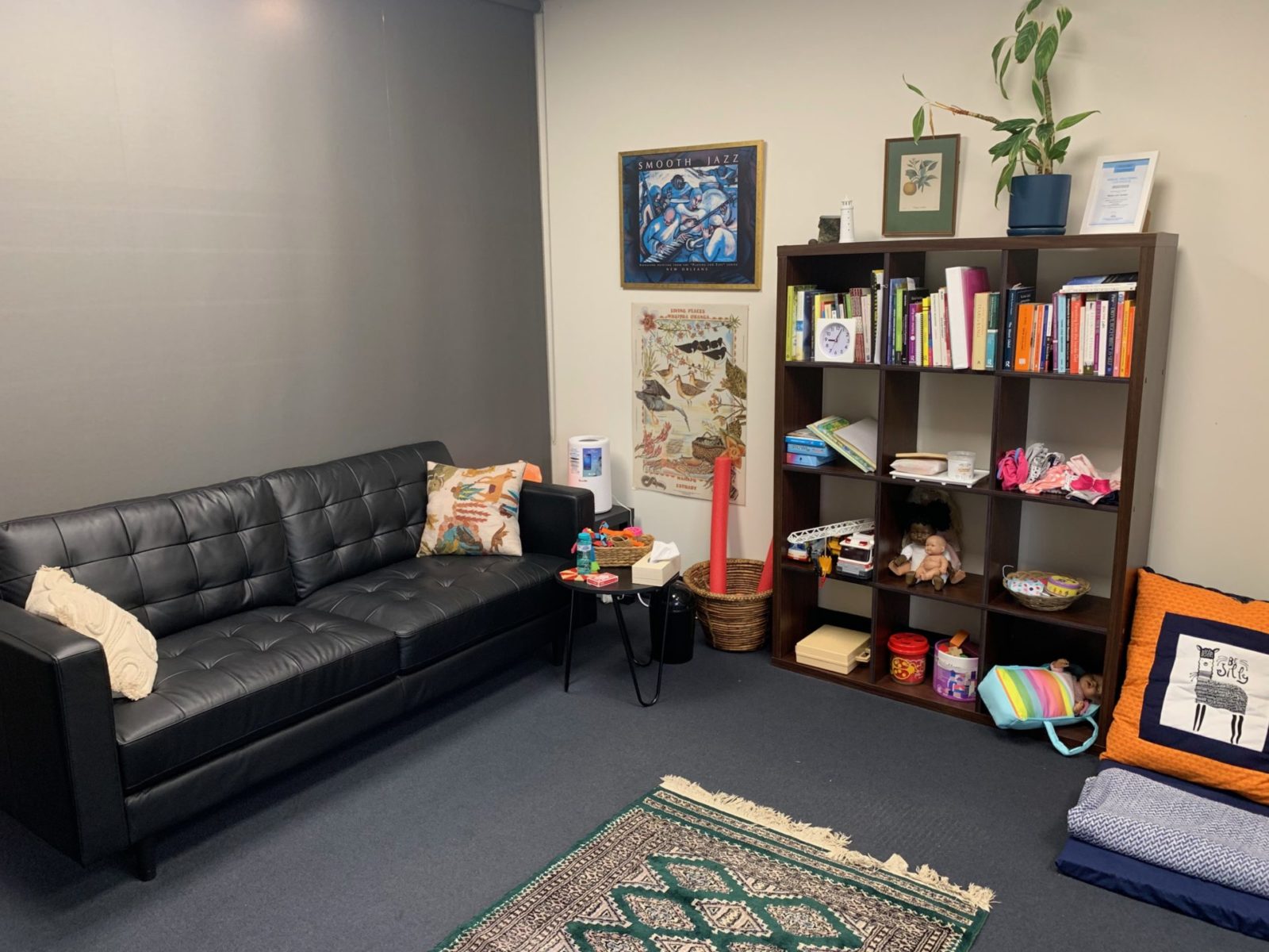 Therapy room ideal for children, adolescents and families - TalkingWorks
